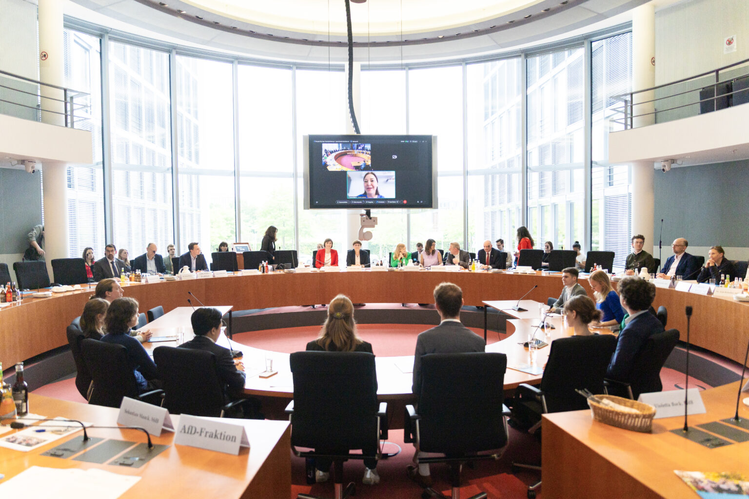 Jugend-Enquete-Kommission e.V. – Wir geben der Jugend eine Stimme in der Politik!