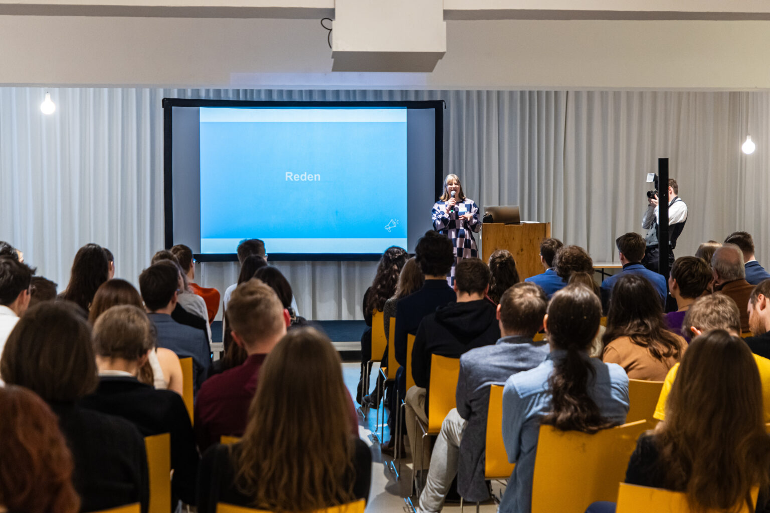 Jugend-Enquete-Kommission e.V. – Wir geben der Jugend eine Stimme in der Politik!